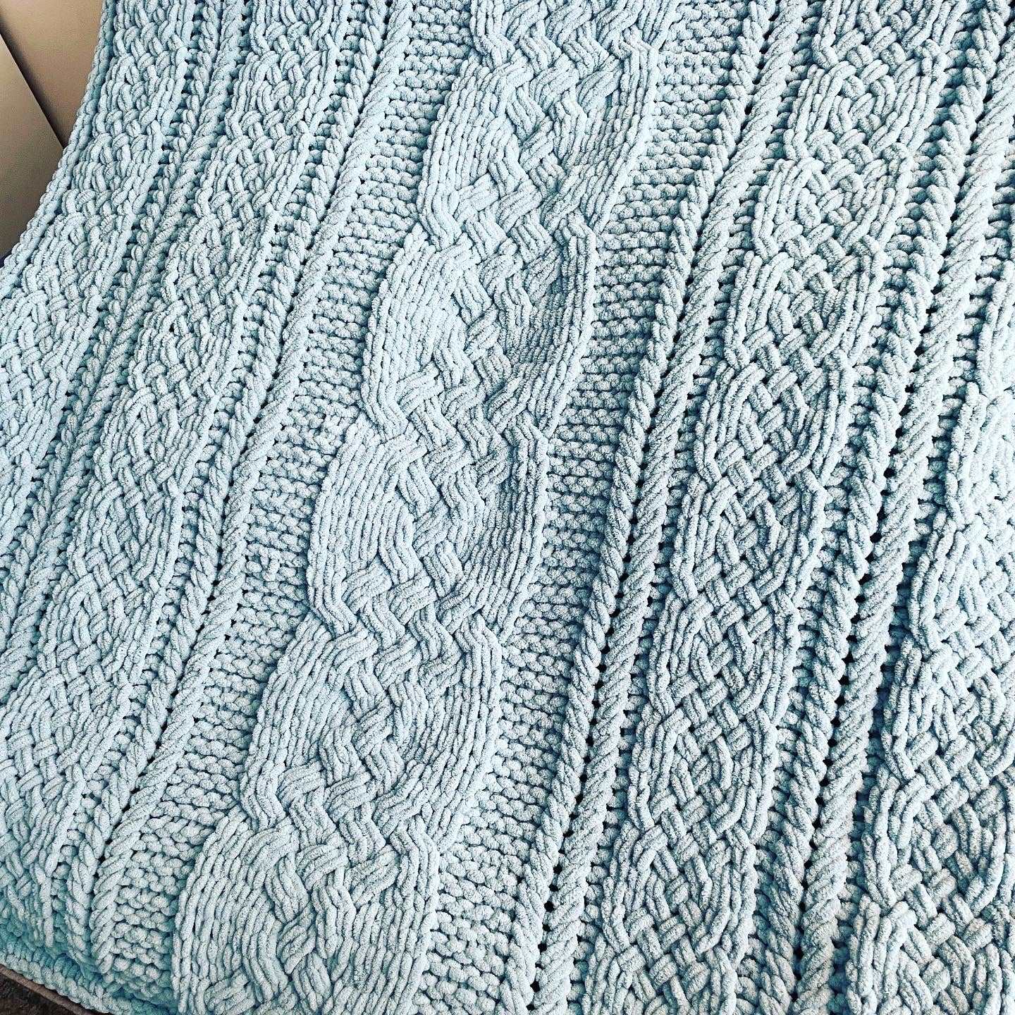 PATTERN: Chunky Saxon Braid Blanket – ILoveMyBlanket