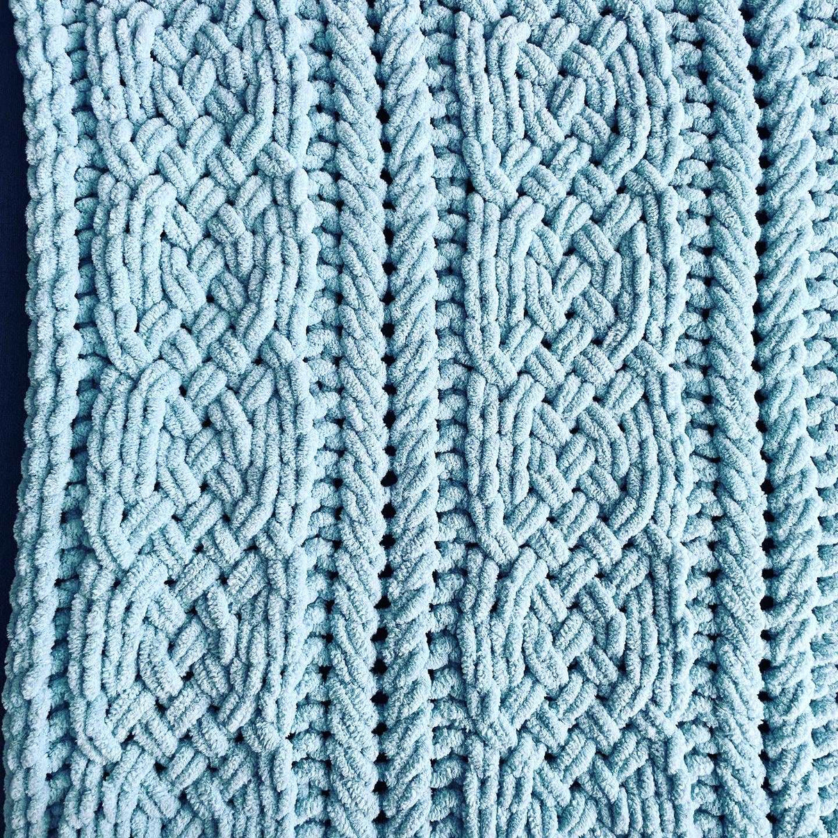 PATTERN: Chunky Saxon Braid Blanket – ILoveMyBlanket