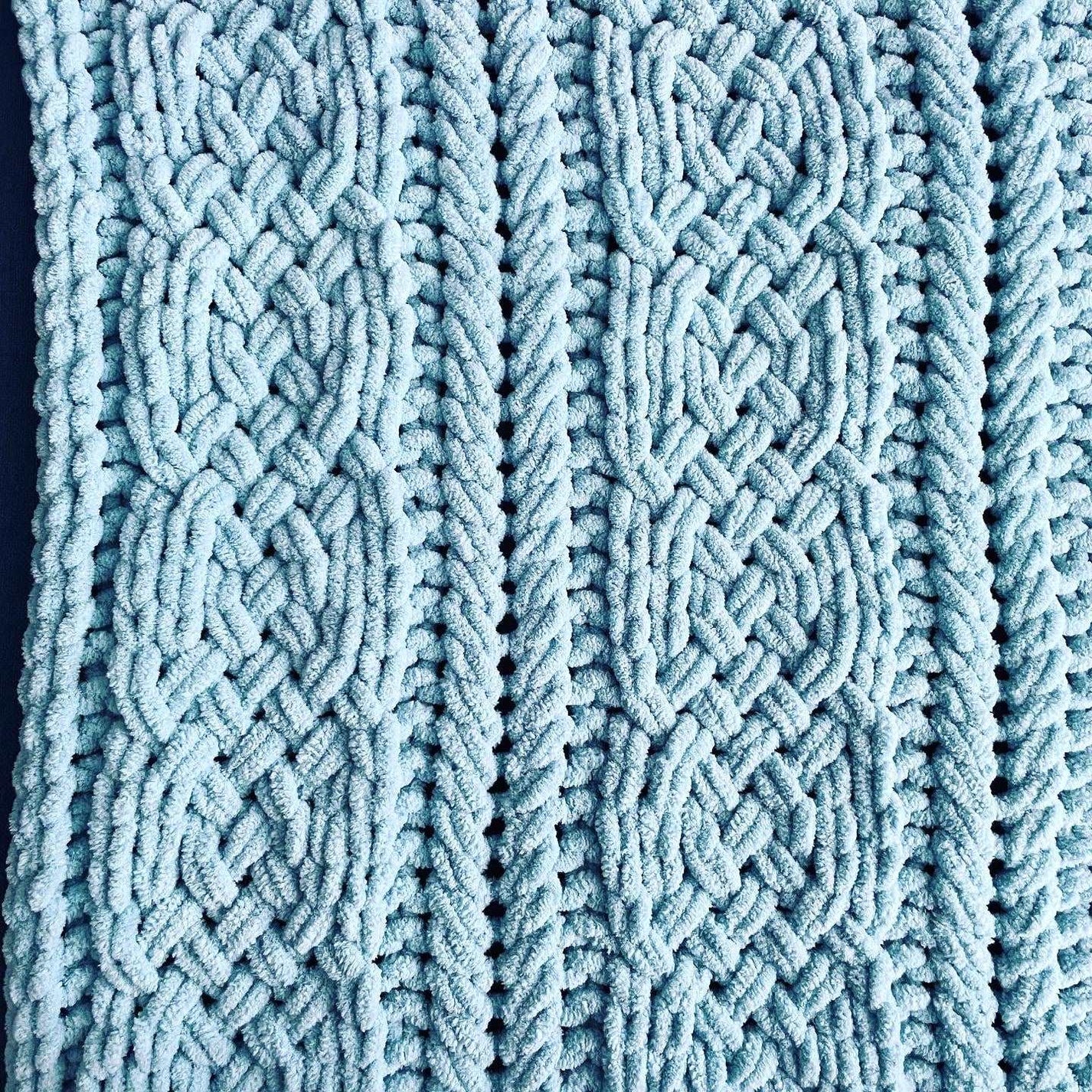 PATTERN: Chunky Saxon Braid Blanket – ILoveMyBlanket