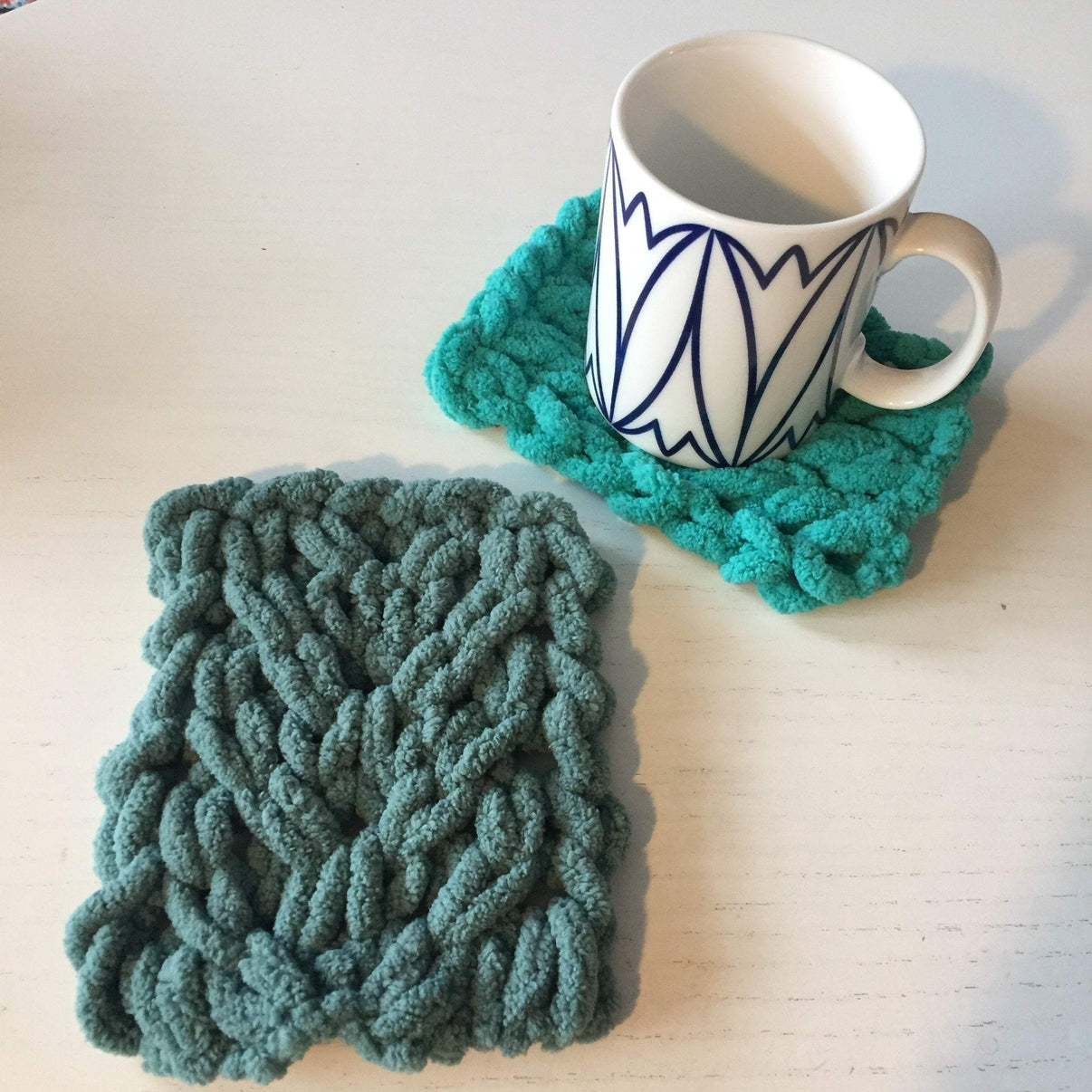 PATTERN: Cable-Knit Mug Rugs – ILoveMyBlanket