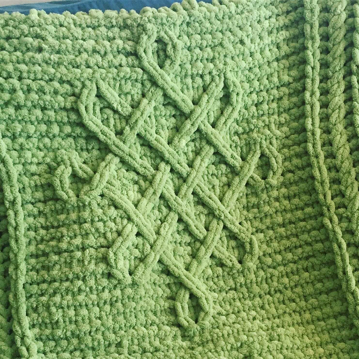 PATTERN: Celtic Interlaced Knot Blanket – ILoveMyBlanket