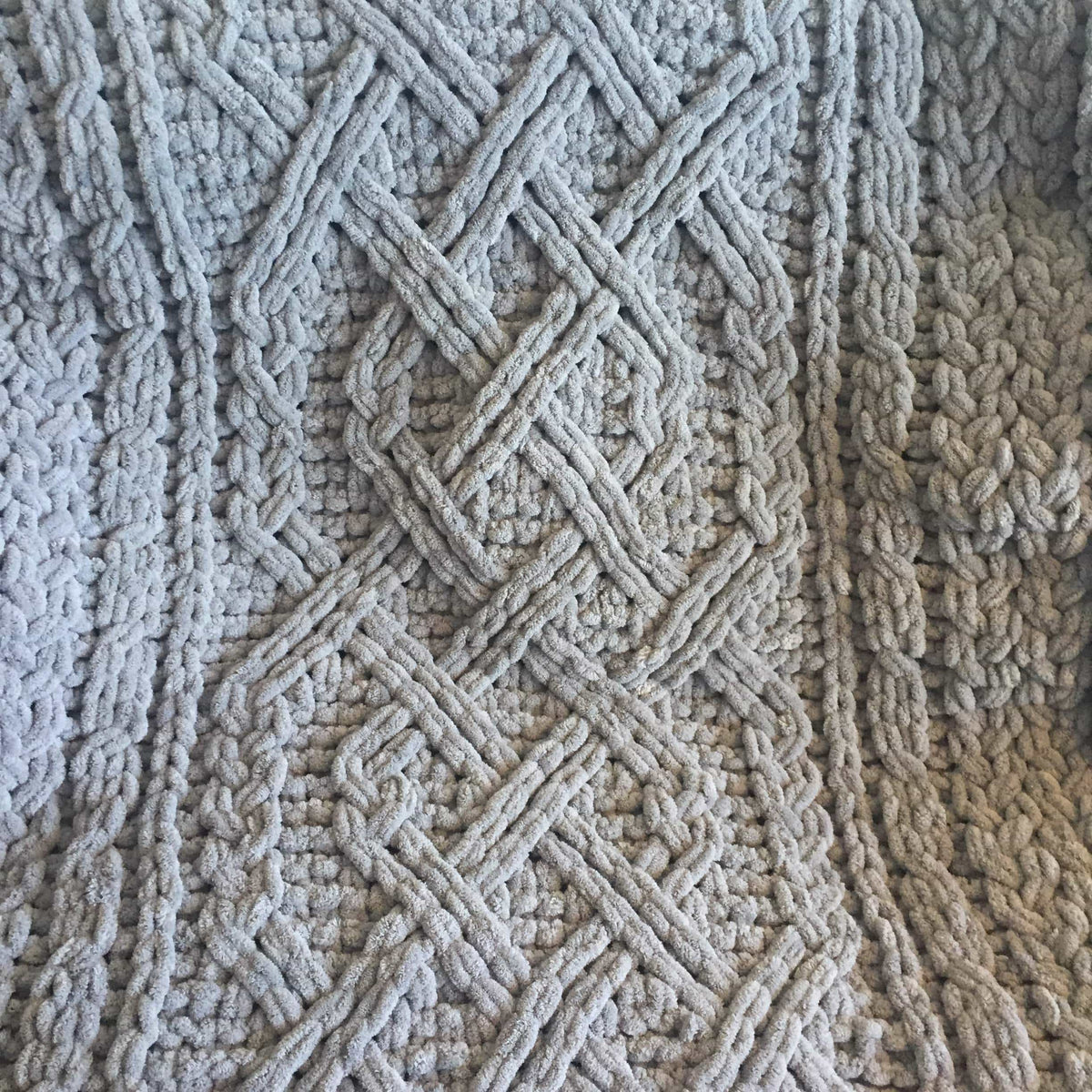 pattern-extra-big-braided-celtic-cable-saxon-braid-blanket ...