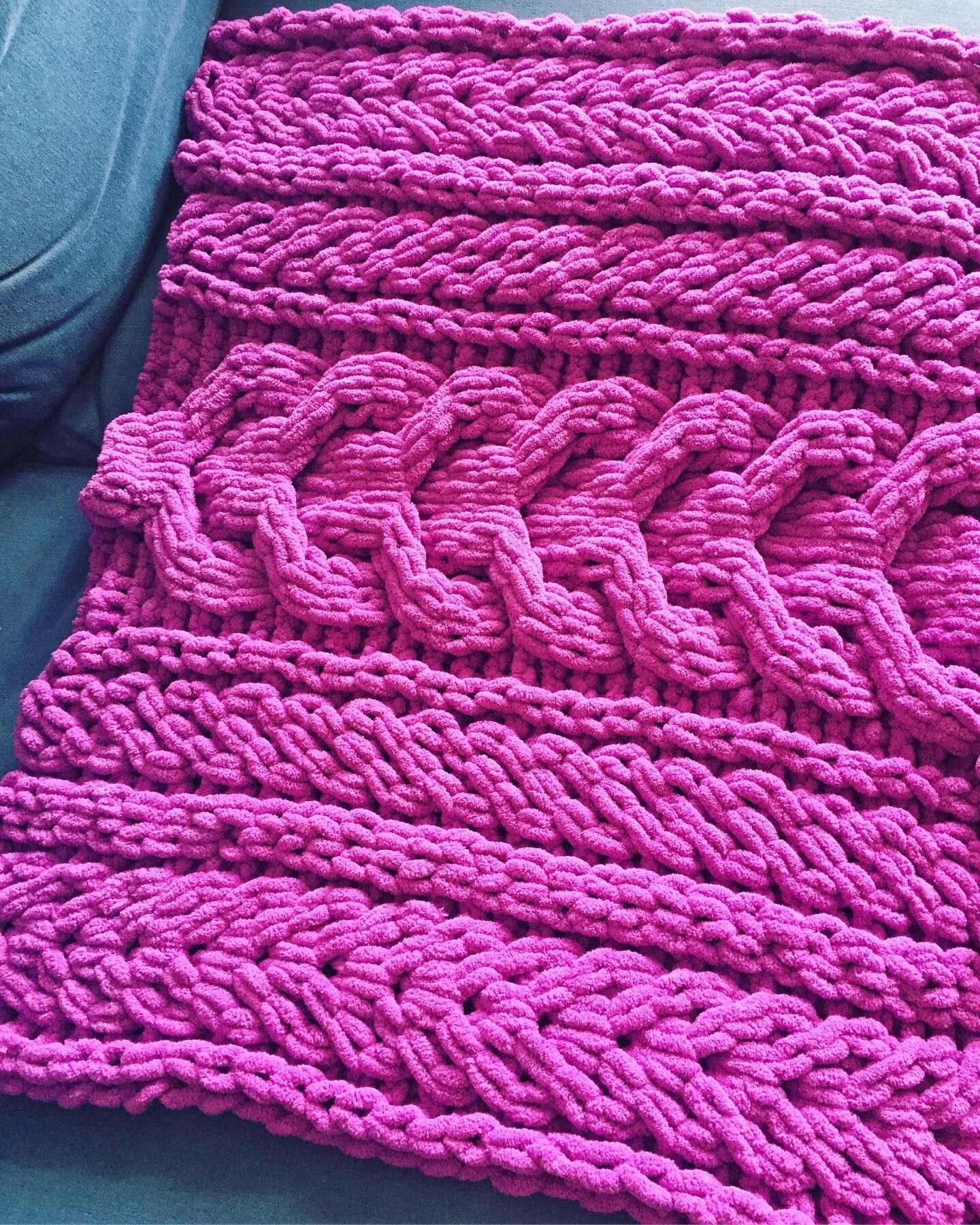 PATTERN: Extra-Chunky Staghorn Cable Blanket – ILoveMyBlanket